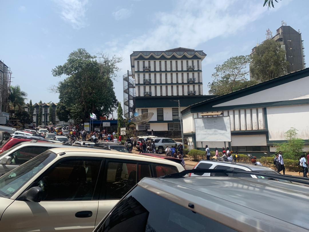 Racing to class: FBC’s overcrowding problem - Engage Salone